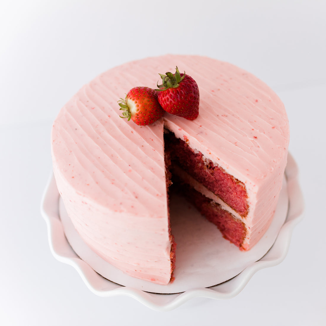 Strawberry Cake – Sugartopia Bakery